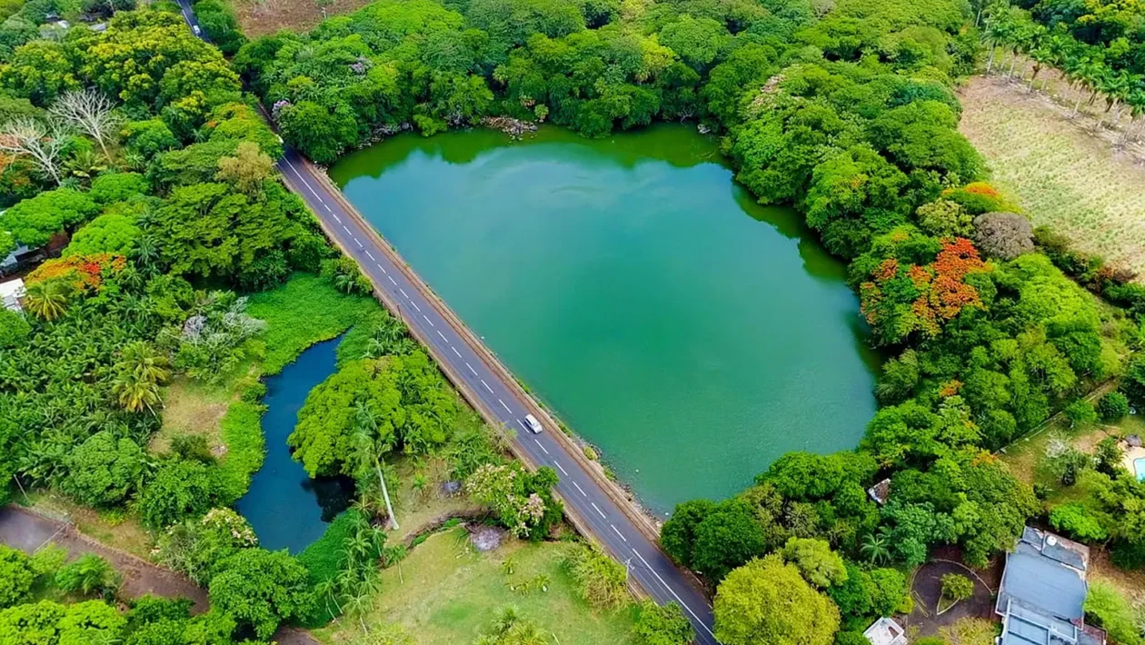 Bassin Merven, A Mysterious Lake At Solitude - Let's Discover Mauritius